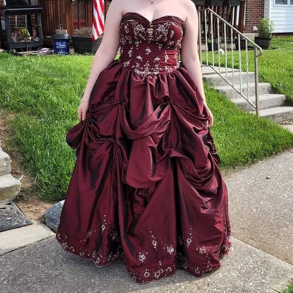 Dresses | Burgundy Prom Dress Size Xl Beautiful Dress Wore It Once ...
